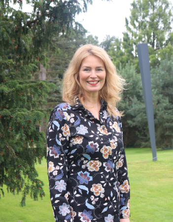 People | Nonlinear Nanophotonics (NLNP)