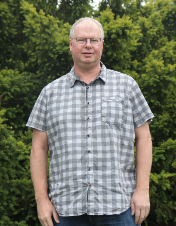 People | Nonlinear Nanophotonics (NLNP)